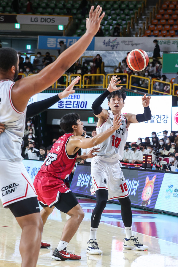 '13P 9R' KGC 문성곤 “LG 상대로 대승, 속 시원하다”