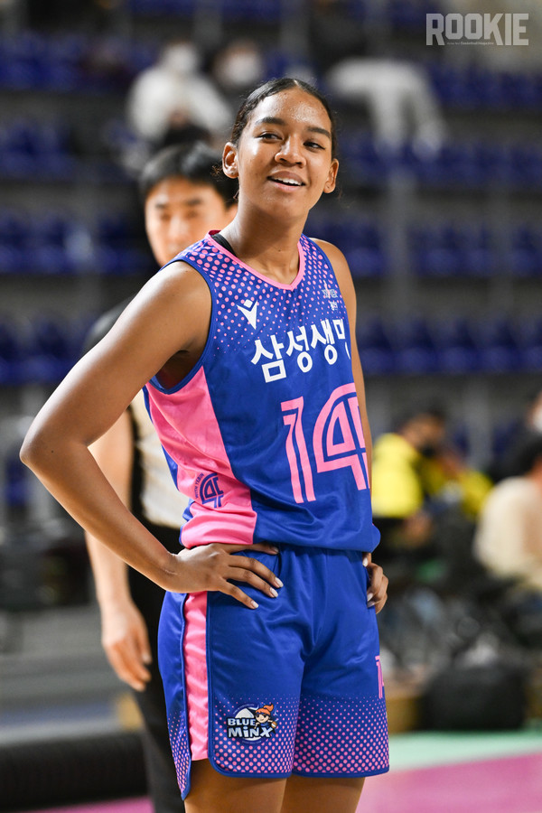 삼성생명 키아나 스미스, WNBA LA에서 코네티컷으로 트레이드