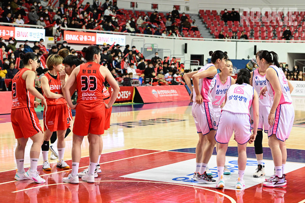 WKBL PO 대진표 확정... 우리은행-신한은행, BNK-삼성생명 격돌