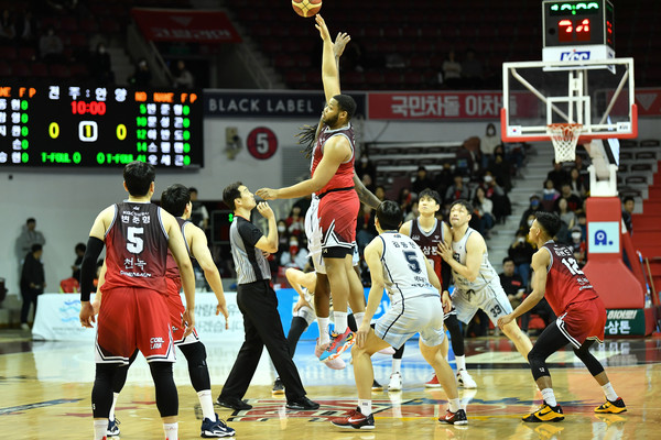 '기선제압 초전박살' KGC, KCC 완파하고 우승까지 1승!