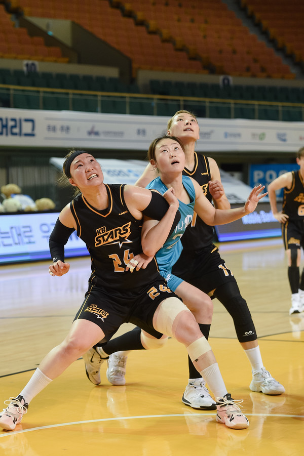 FA 하나원큐 이정현-KB 박지은, WKBL 은퇴