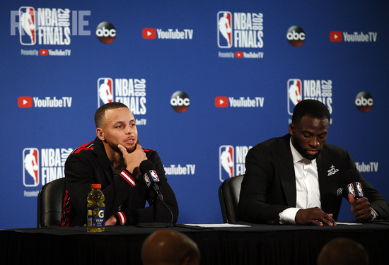 GSW 드레이먼드 그린, 확보된 연봉 353억 대신 FA 시장 나간다