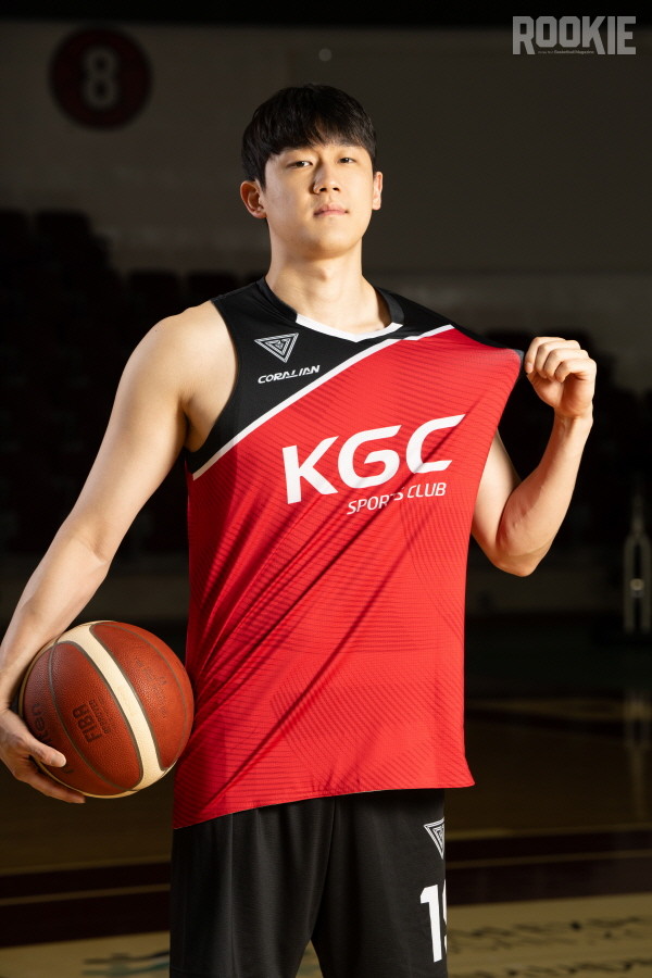 [8월호] FA 시장 최고의 인기남, 고향으로 돌아온 KGC 최성원