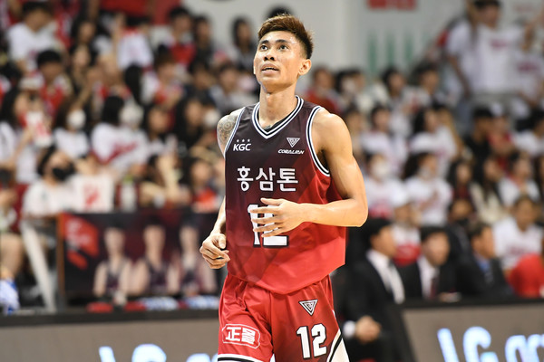 '클락슨 막아 세운 부세비치' 필리핀, 몬테네그로에 15점 차 패... KGC 아반도도 출전