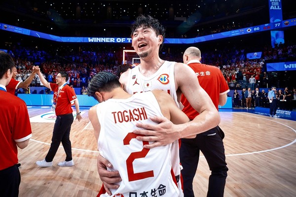 [23월드컵] 슬램덩크의 나라 일본, 또 역전극... 4Q에 15점 차 열세 뒤집었다