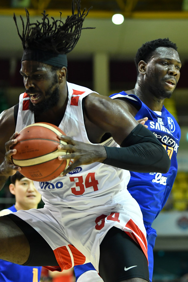 [KBL컵] 'MVP 워니 vs 210cm 장신 코번 팽팽 쇼다운' SK, 워니-허일영 앞세워 삼성 제압