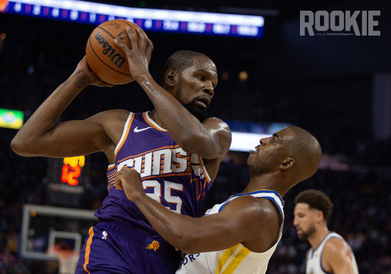 '부커 32점 폭발' 슈퍼팀 피닉스, 듀란트-CP3 더비서 접전 끝에 GSW 격파