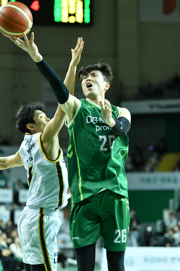 '우리에게 연패는 없다' DB, 가스공사 꺾으며 선두 지켜 - Kollo