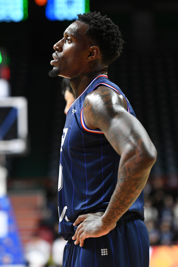 '허웅 역전 3점포-라건아 21P 21R' KCC, 가스공사 꺾고 2차 연장 혈투서 생존