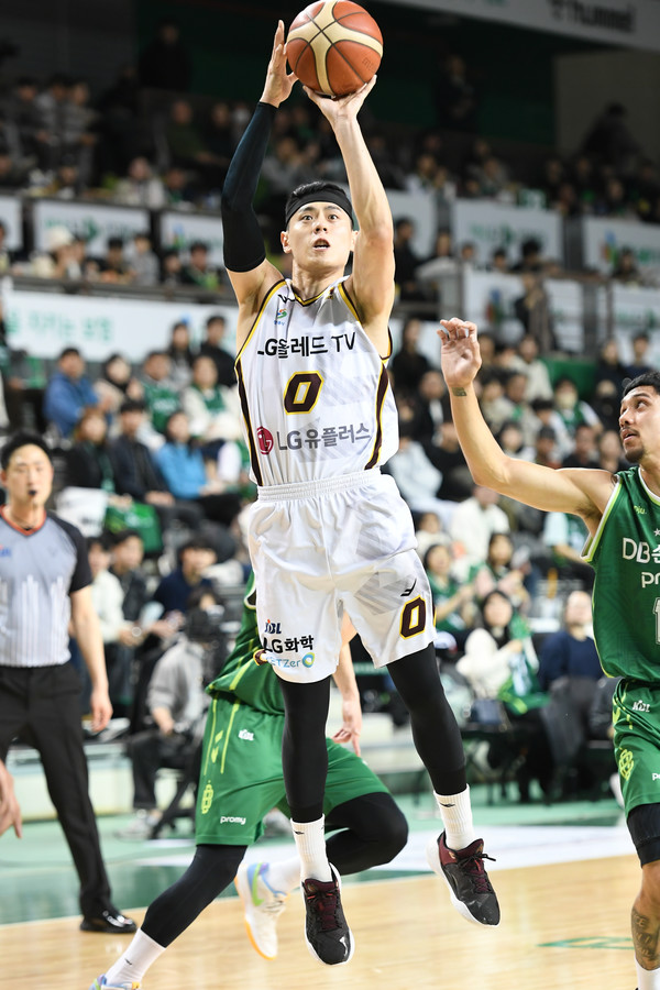 LG 에이스 이관희를 지옥으로 몰아넣은 DB 김주성 감독의 선택 - Kollo