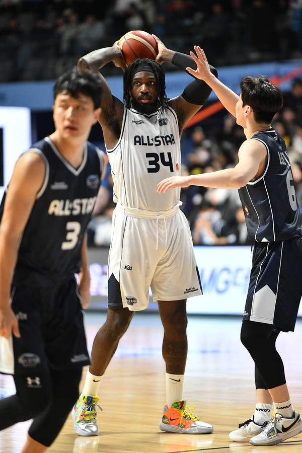 [올스타전] 워니, 별 중의 별 올랐다... MVP 수상 - Kollo