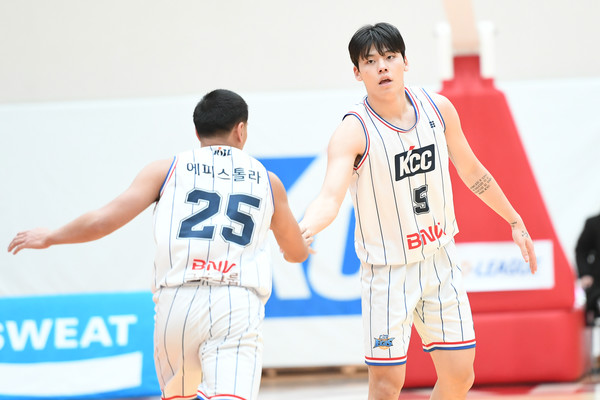 [D리그] ‘김동현 3점 7방’ KCC, 김형빈 분전한 SK 제압 - Kollo