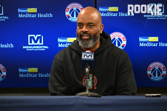 '중구난방 경기력' 7승 36패 NBA 최악의 수비 팀, 결국 감독 사퇴 - Kollo