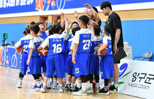 [KBL유소년] 막내들의 S-더비, 꼬마 썬더스가 웃었다... 삼성, U9 정상 등극