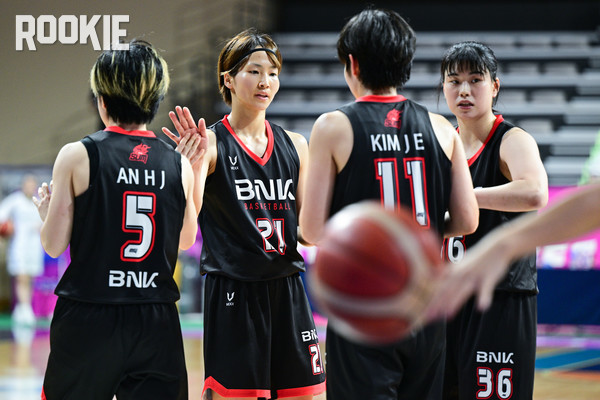 [WKBL 팀 프리뷰] ① FA 시장 대반전, 부산 BNK 썸