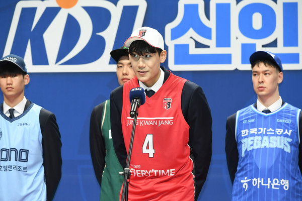 [KBL DRAFT] 박정웅-이근준-김보배 TOP 3 지명... 총 26명 지명(드래프트 종합)