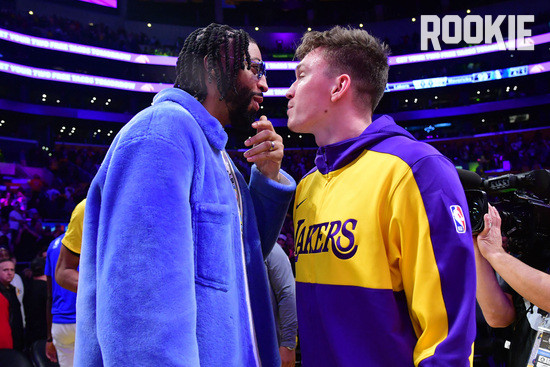 "AD, 레이커스에서 행복하지 않았다" 충격 빅딜 향한 LAL 구단주 발언... 갈매기는 언해피했다?