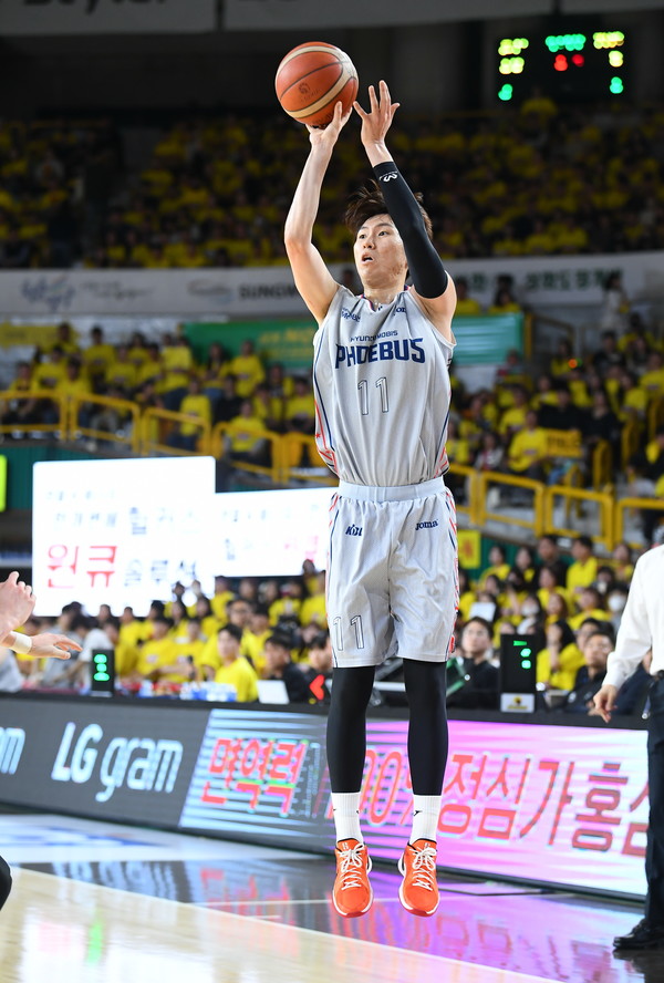 [KBL PO] “고려대 시절 나오던 노래들이던데요” LG 응원가에 ‘묘한 익숙함’ 느끼는 이우석