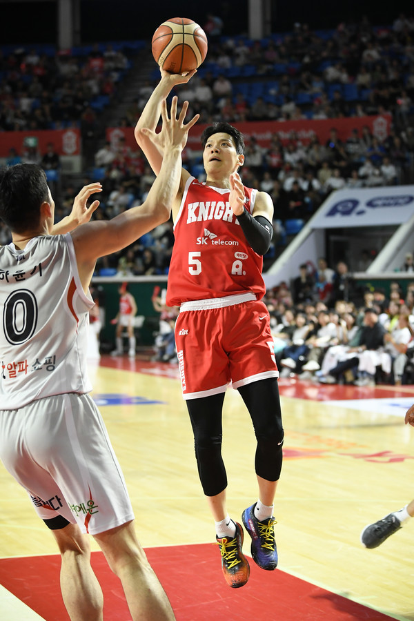 [KBL PO] '약속의 3쿼터' SK, 2연승 질주... 챔프전까지 1승