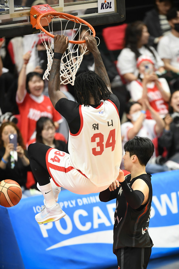 [KBL PO] 'LG 나와' 작정한 워니는 못 말려→무려 40점 맹폭! SK, 허훈 분투한 KT 꺾고 챔프전 진출