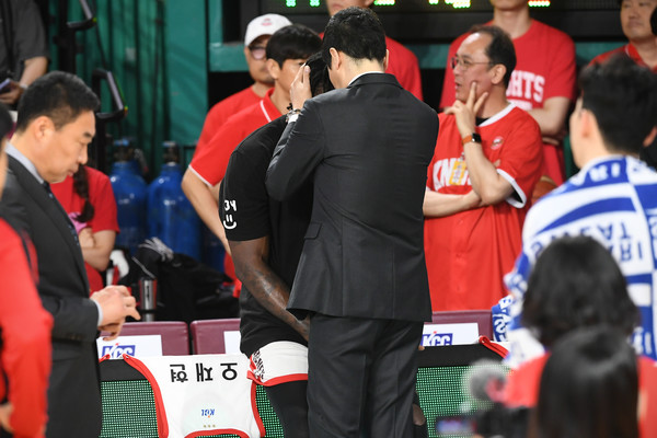 [KBL FINALS] "쏠 줄 알았다"→"자신 있었죠" 역시 만장일치 MVP... 역전패 위기서 SK 구한 KBL 최고 타짜