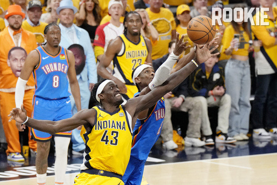 [NBA파이널] SGA vs 할리버튼 승부처 격돌→MVP가 웃었다! OKC, 4차전 잡고 시리즈 원점 돌려