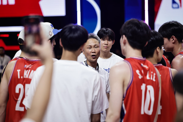 [NBA RSI] '초대 챔피언 등극' 이세범 코치 “용산고답게, 용산고처럼 착실히 했다”