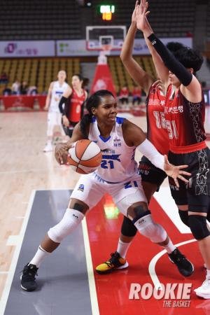 WKBL, 2라운드 MVP에 르샨다 그레이 선정...MIP는 BNK 진안