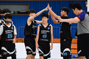 [KBL유소년] '아우 복수 성공' 삼성 U15, KCC U15 누르고 정상 등극