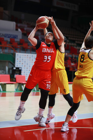 BNK-KB, 부산 연습경기에서 무승부