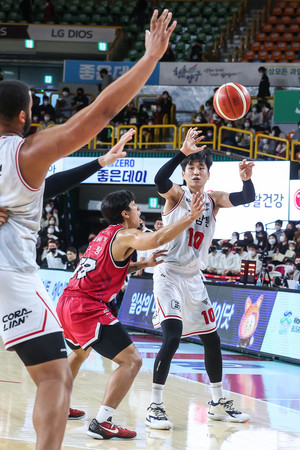 '13P 9R' KGC 문성곤 “LG 상대로 대승, 속 시원하다”