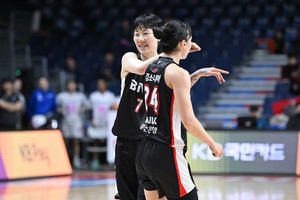 [W PO] 우승 반지만 8개 박혜진→역시 PO서 대폭발! BNK, 삼성생명 꺾고 82.7% 확률 잡아