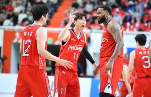 [KBL PO] 현대모비스, 6년 만의 PO 시리즈 승리까지 -1승... 2차전 완승