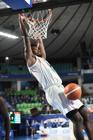 [KBL PO] 4점→5점→12점→22점... 드디어 살아난 1옵션 외국 선수, KT에 4강 티켓 안길까?