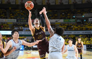 [KBL PO] 승부처에 ‘킹 파라오’ 빛났다! LG, 현대모비스와의 1차전 승리... 77.8% 확률 잡았다