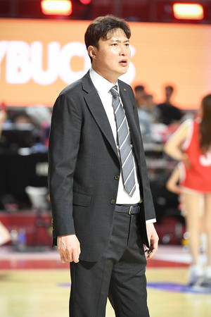 [KBL PO] "워니 더 극단적으로 수비할 것" 벼랑 끝 몰린 KT, 반격 가능할까