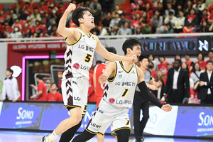 [KBL PO] "MVP! MVP!" 한 시즌 만에 이렇게 성장하다니... LG 팬들 사랑 듬뿍 받을 만하네!