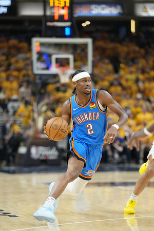 [NBA파이널] SGA vs 할리버튼 승부처 격돌→MVP가 웃었다! OKC, 4차전 잡고 시리즈 원점 돌려