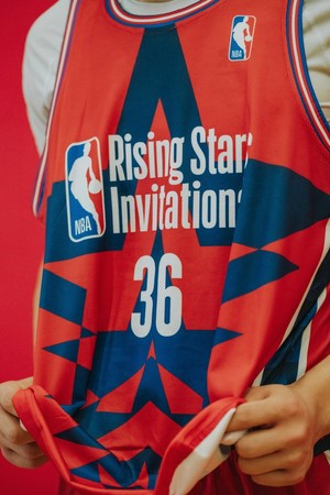 [NBA RSI] 싱가포르에서도 지적된 ‘코리안 스텝’... 용산고 이세범 코치 “스텝 정확히 지켜야 한다”